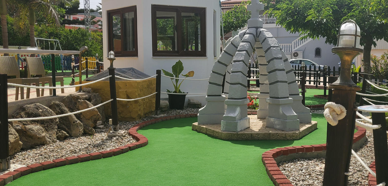 World Tour Mini Golf with Children Playground